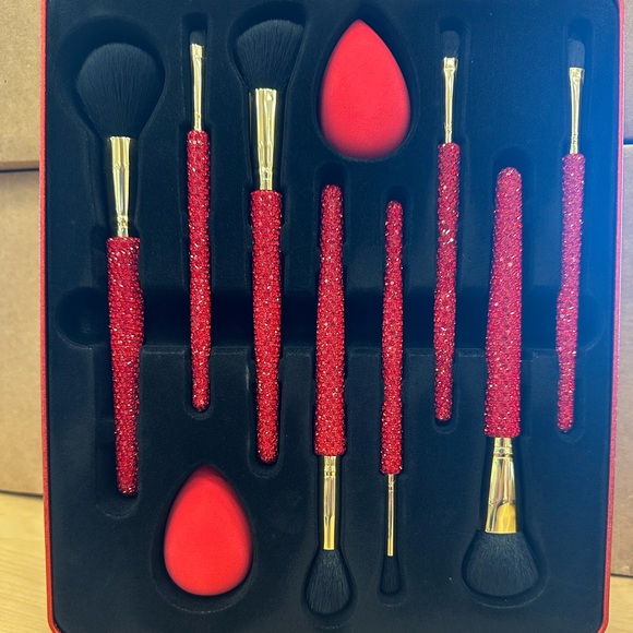 Glitz & Glam | Makeup | Glitz Glam Full Face Brush Set Red And Gold ...